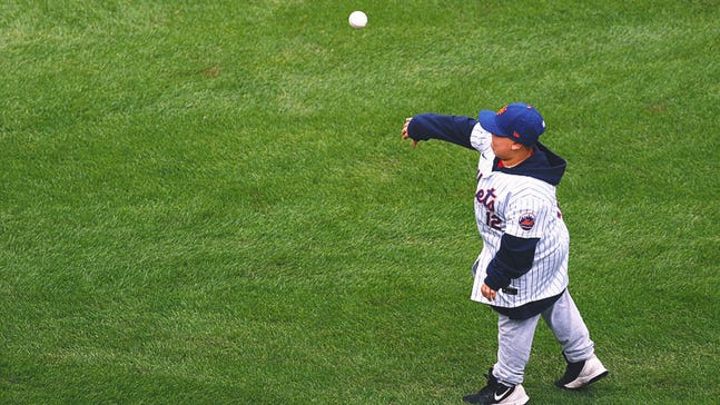 The Rizzler tossed the first pitch before the Mets beat the Blue Jays ...