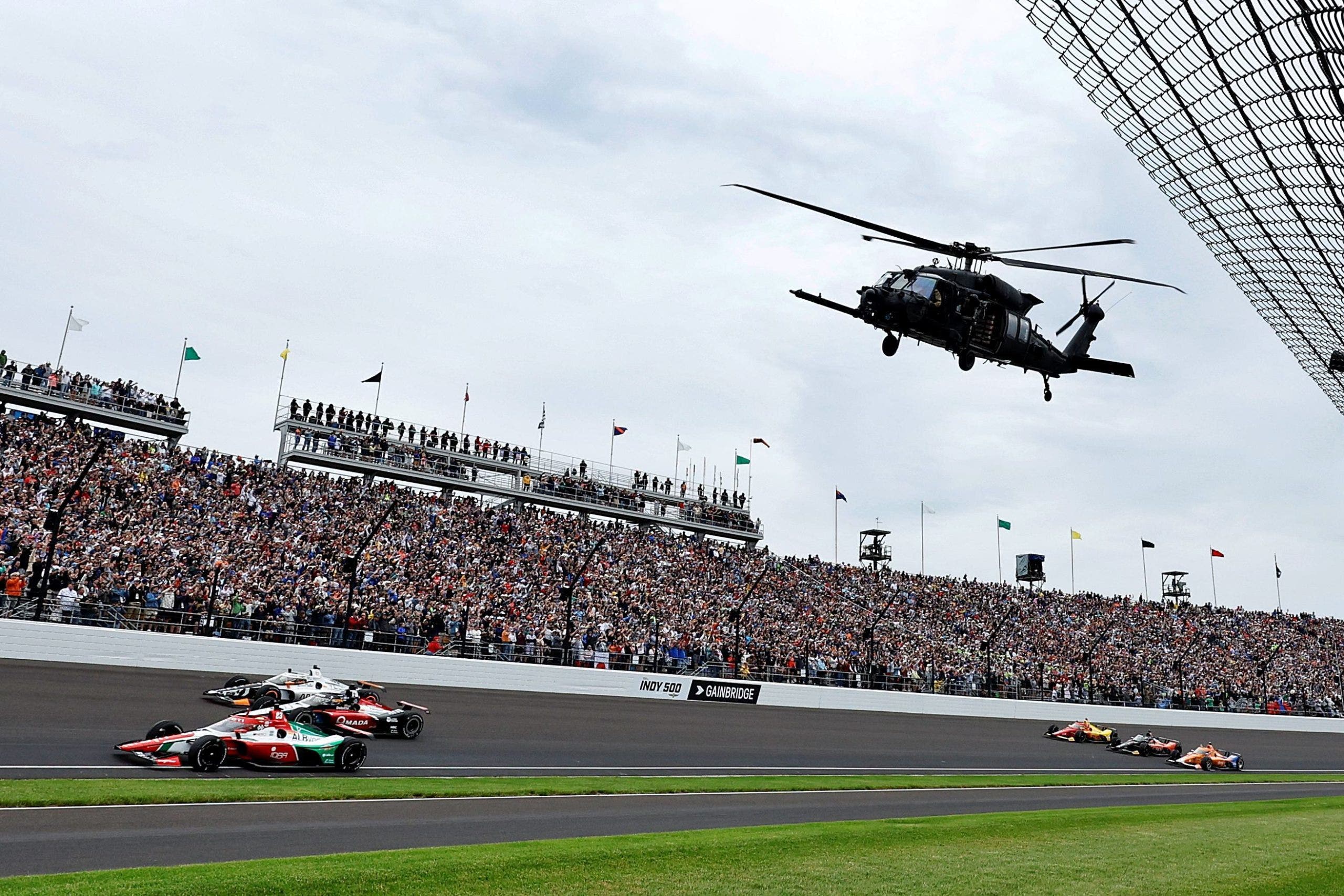 From crashes to triumph: The 109th running of Indy 500 in photos | FOX ...