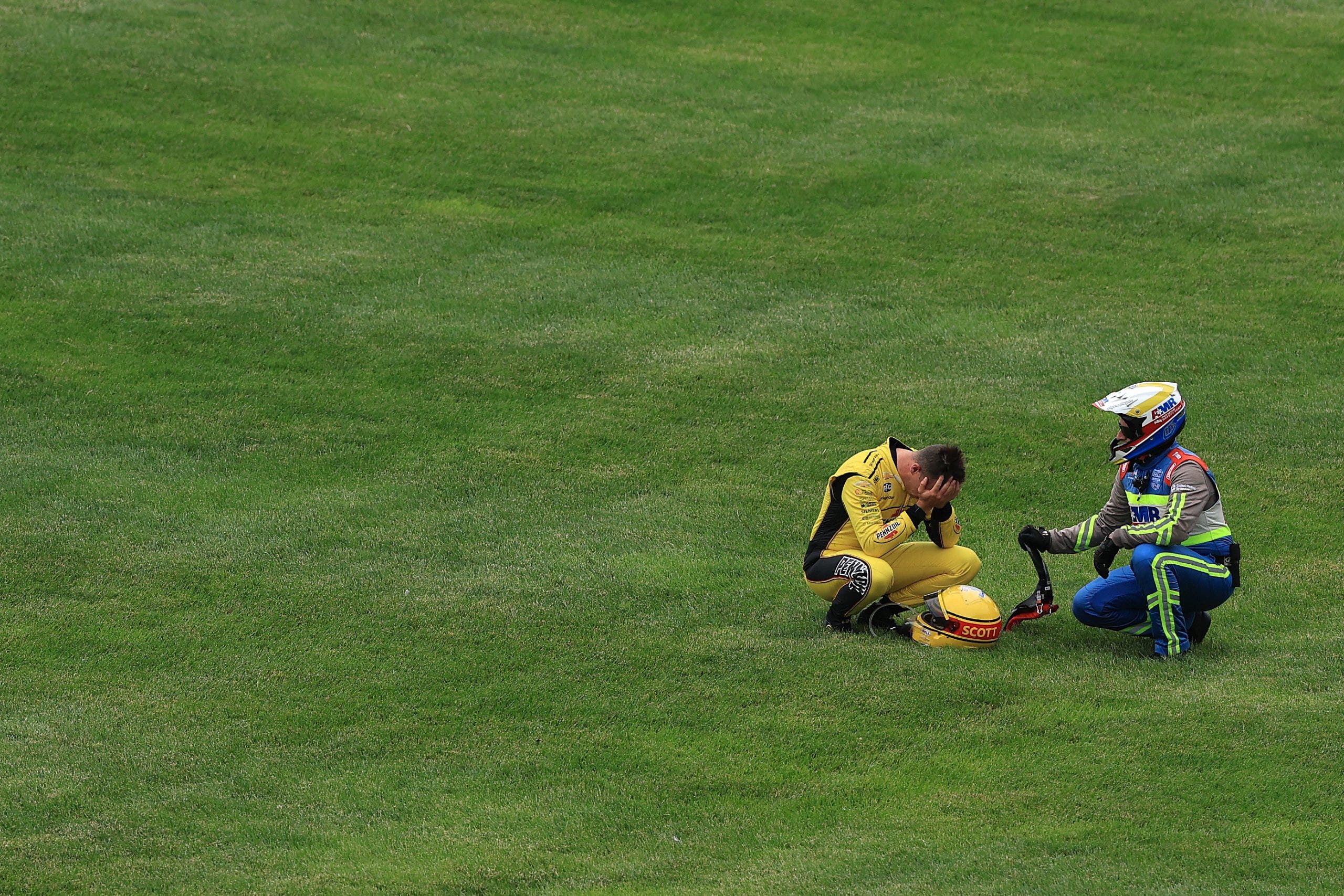 From crashes to triumph: The 109th running of Indy 500 in photos | FOX ...