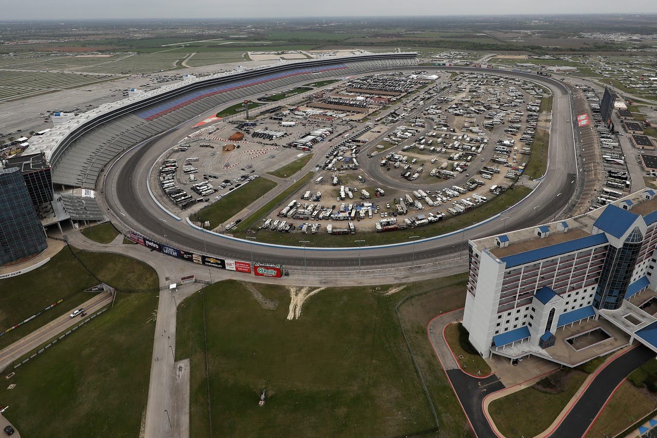 Just how massive is Indianapolis Motor Speedway compared to other ...