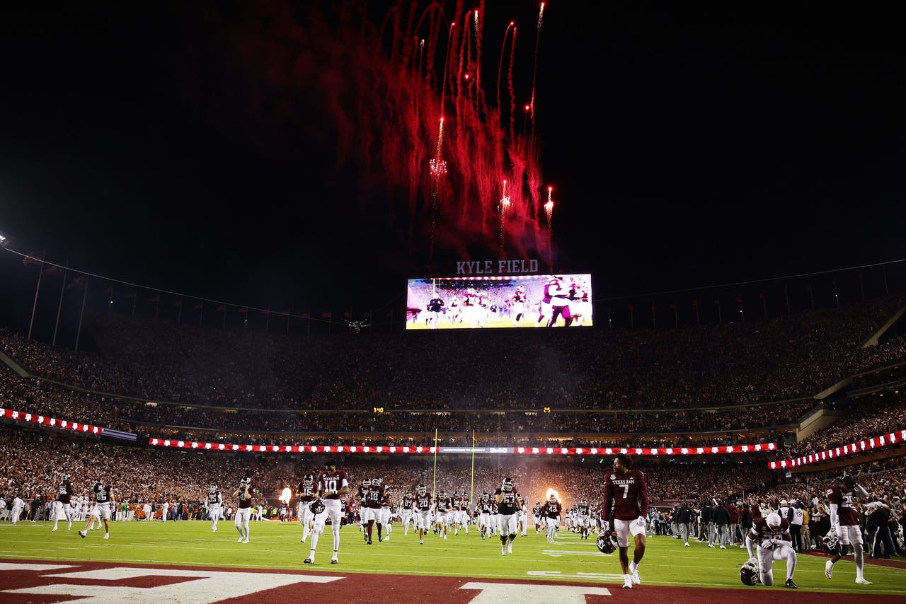 What are the 10 Biggest College Football Rivalries of All Time? | FOX ...