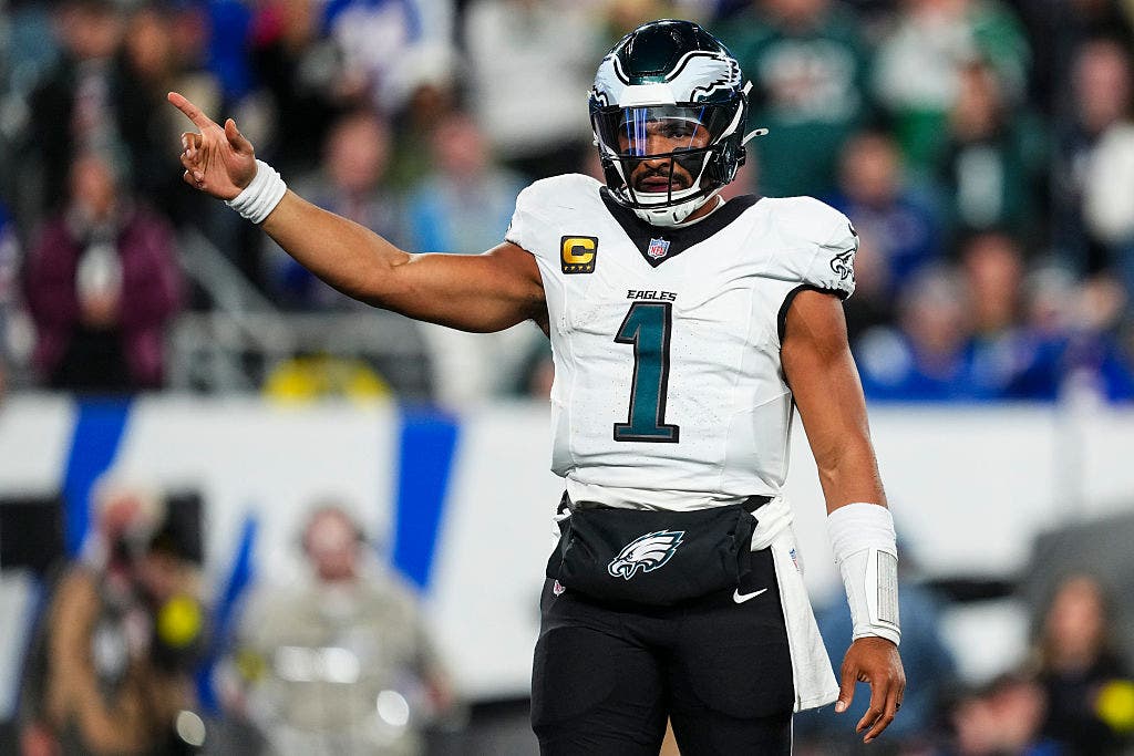 Herd Hierarchy Week 7: Chiefs Climb to Top, A Surprise AFC East Team ...