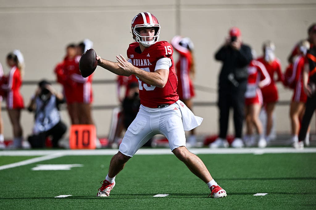 2025 Heisman Trophy Odds: Fernando Mendoza Building Lead Over Julian ...