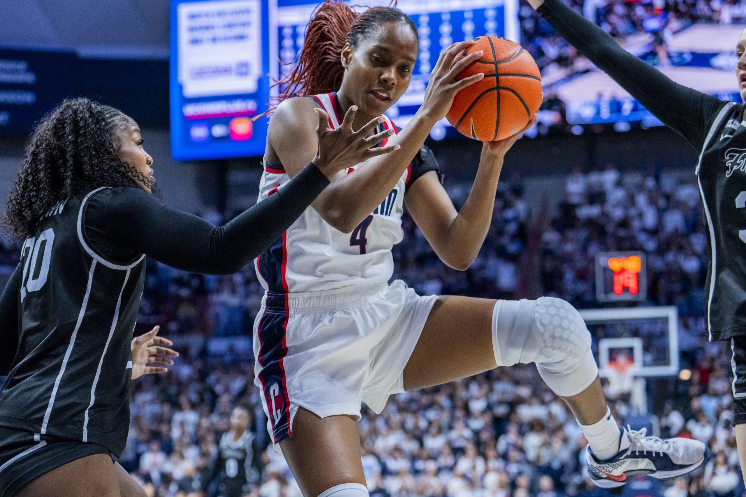 Women's College Basketball 2025-26 Undefeated Teams: UConn Ends 31-0 ...